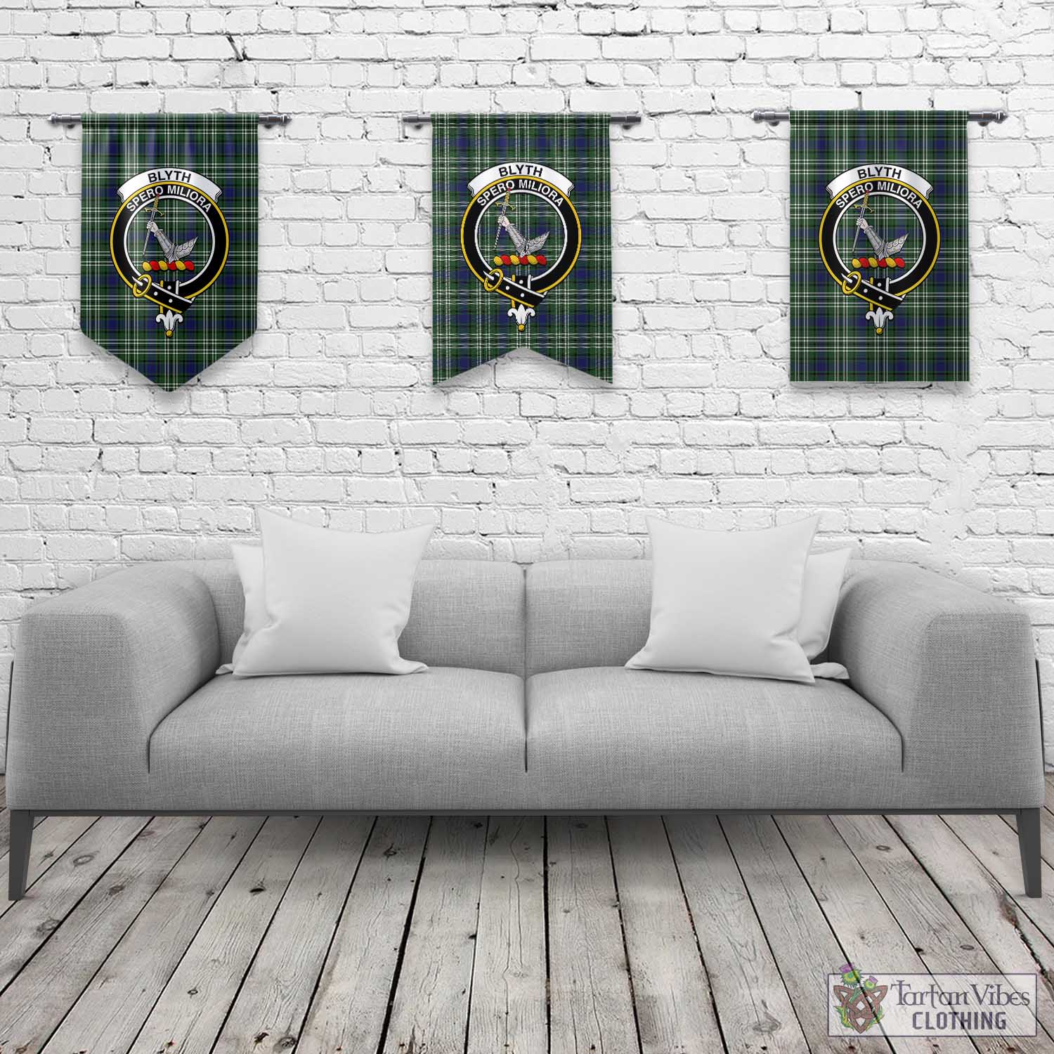Blyth Tartan Gonfalon, Tartan Banner with Family Crest