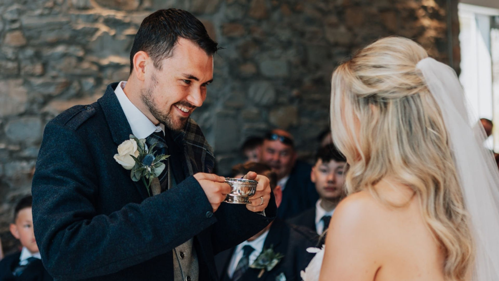 15 Meaningful Scottish Wedding Traditions for Your Ceremony