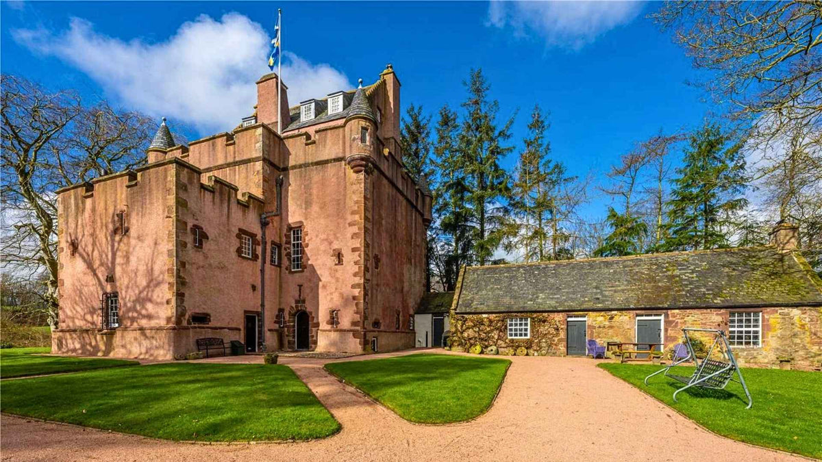 Clan Barclay: Crest, Motto, History & Proud Scottish Roots